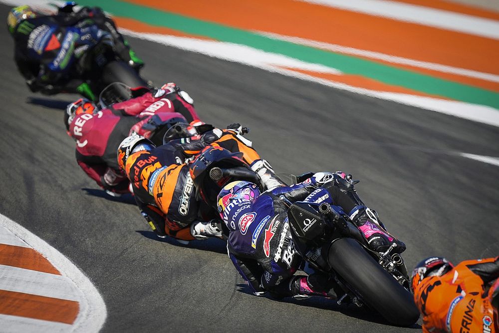 10 Best MotoGP Riders (Motorbike Racing) - CoolThingsWorld